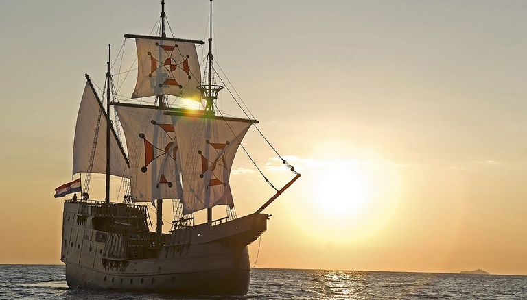 Sunset - Karaka Boat, Dubrovnik - Experience Concierge