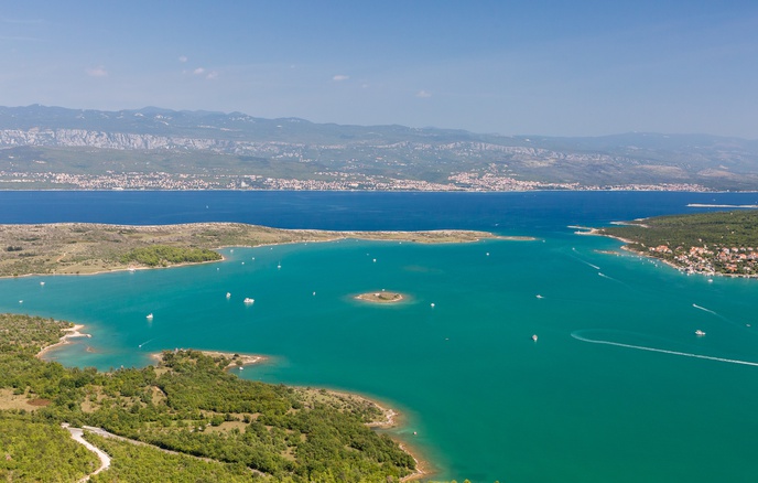 Spend a day in the beautiful Soline cove on the island of Krk ...